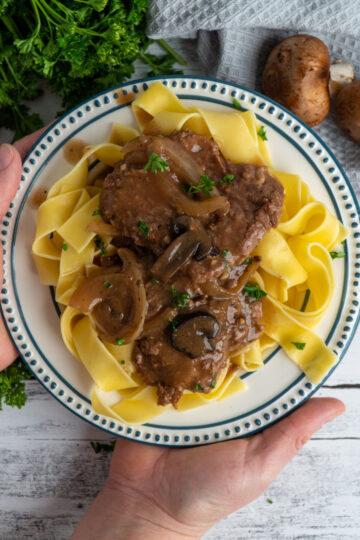 Slow Cooker Cube Steak - Slow Cooker Meals